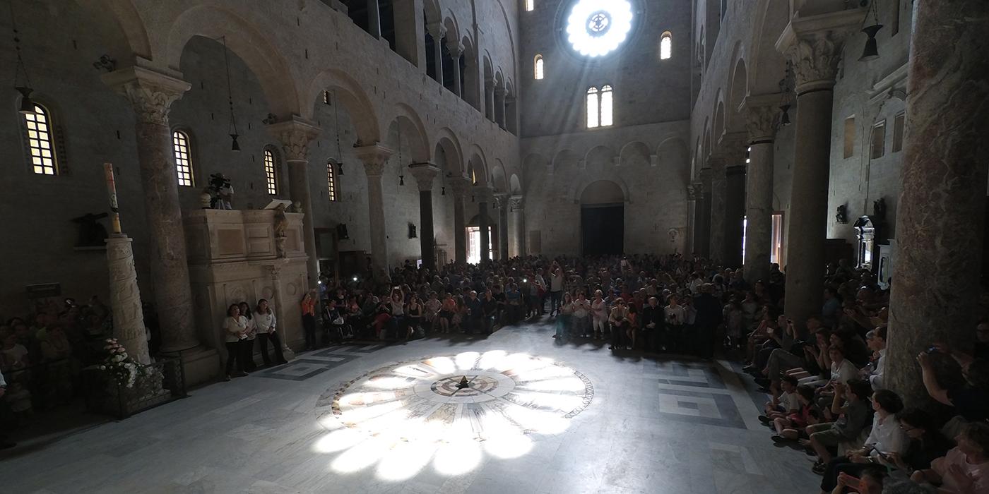 Bari, la magia del solstizio d'estate alla cattedrale - Foto 2 di 8 ...