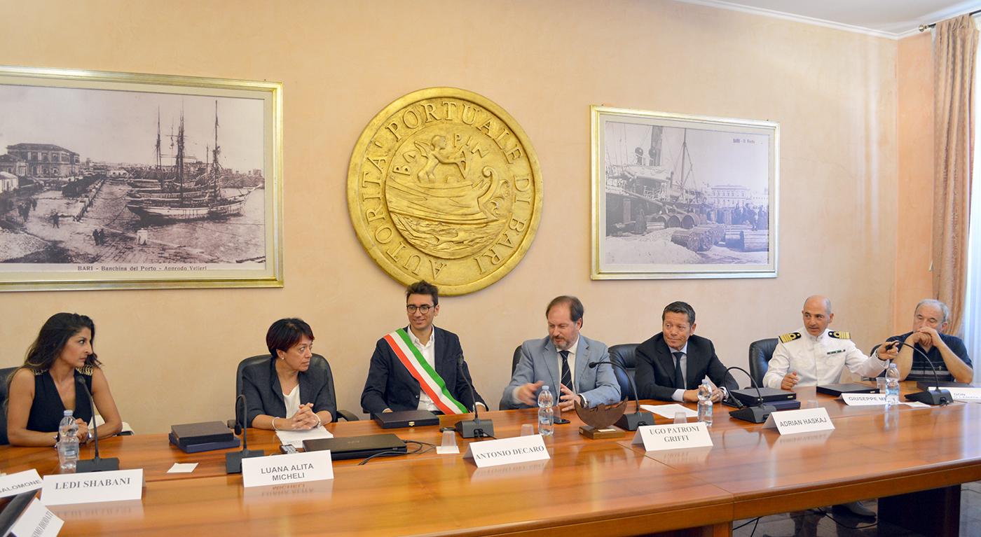 Bari, al porto arriva «La nave della speranza» per ricordare lo sbarco ...