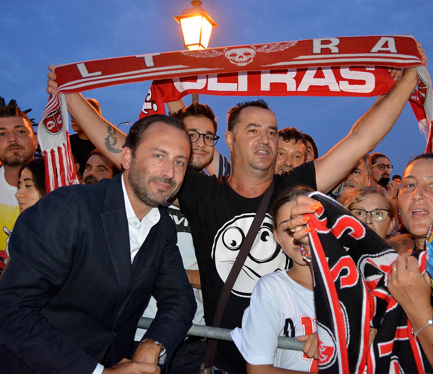 Bari, ecco la nuova squadra: la presentazione ufficiale - Foto 1 di 18 ...