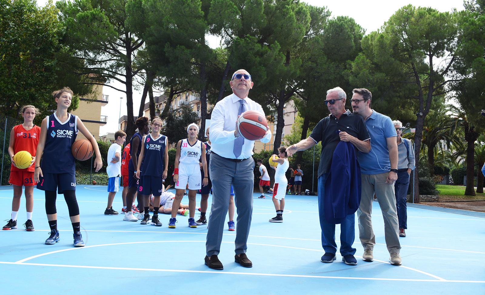 Bari, nuovo campo da basket e percorso fitness a Parco 2 giugno - Foto ...