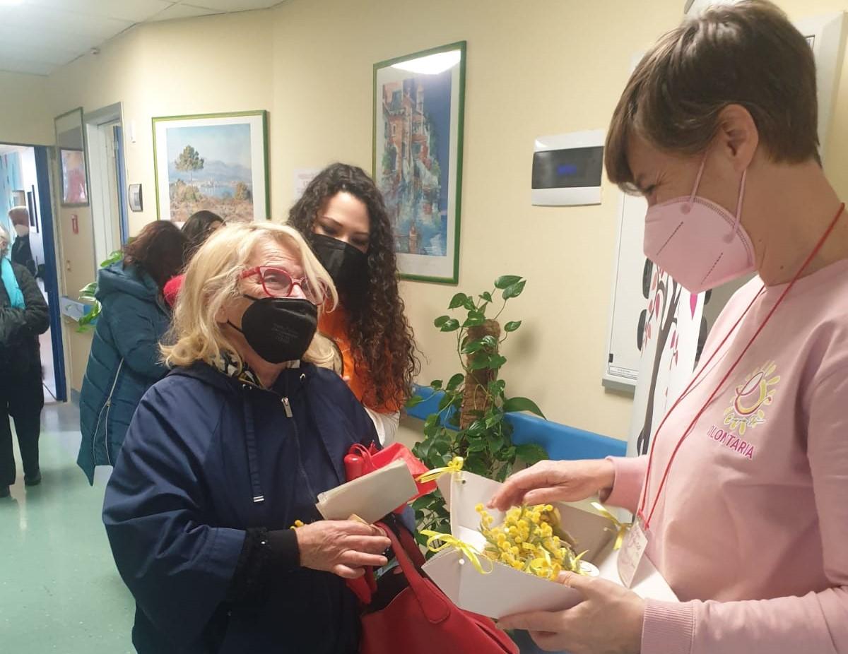 Distesa di fiori all'ospedale di Altamura e musica per pazienti e ...