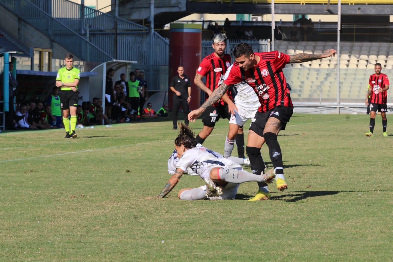 Calcio, al Foggia basta la rete di Vuthaj per superare l'ex capolista ...