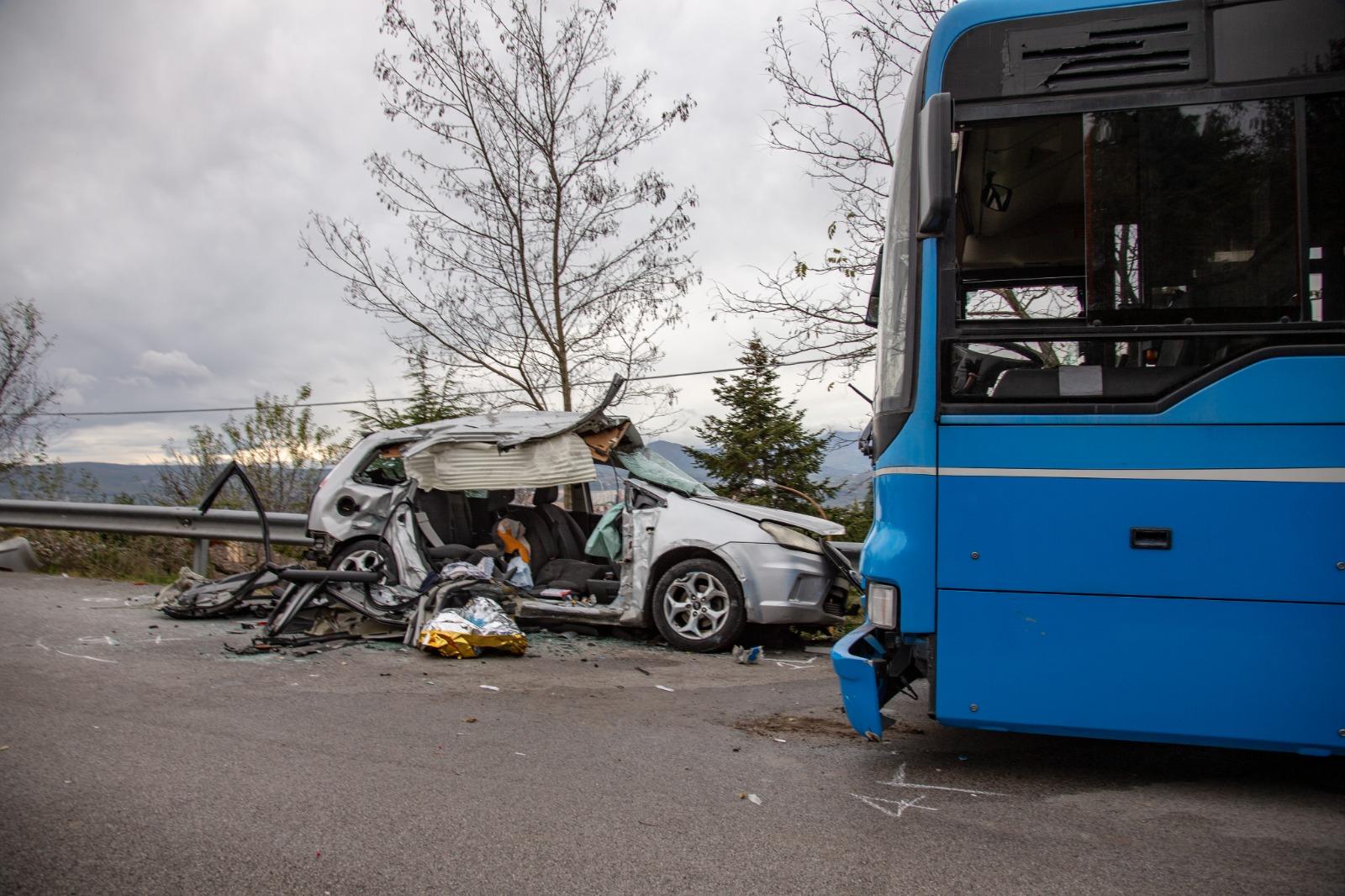 Potenza, auto contro bus per Oppido Lucano: muore un ragazzo di 35 anni ...