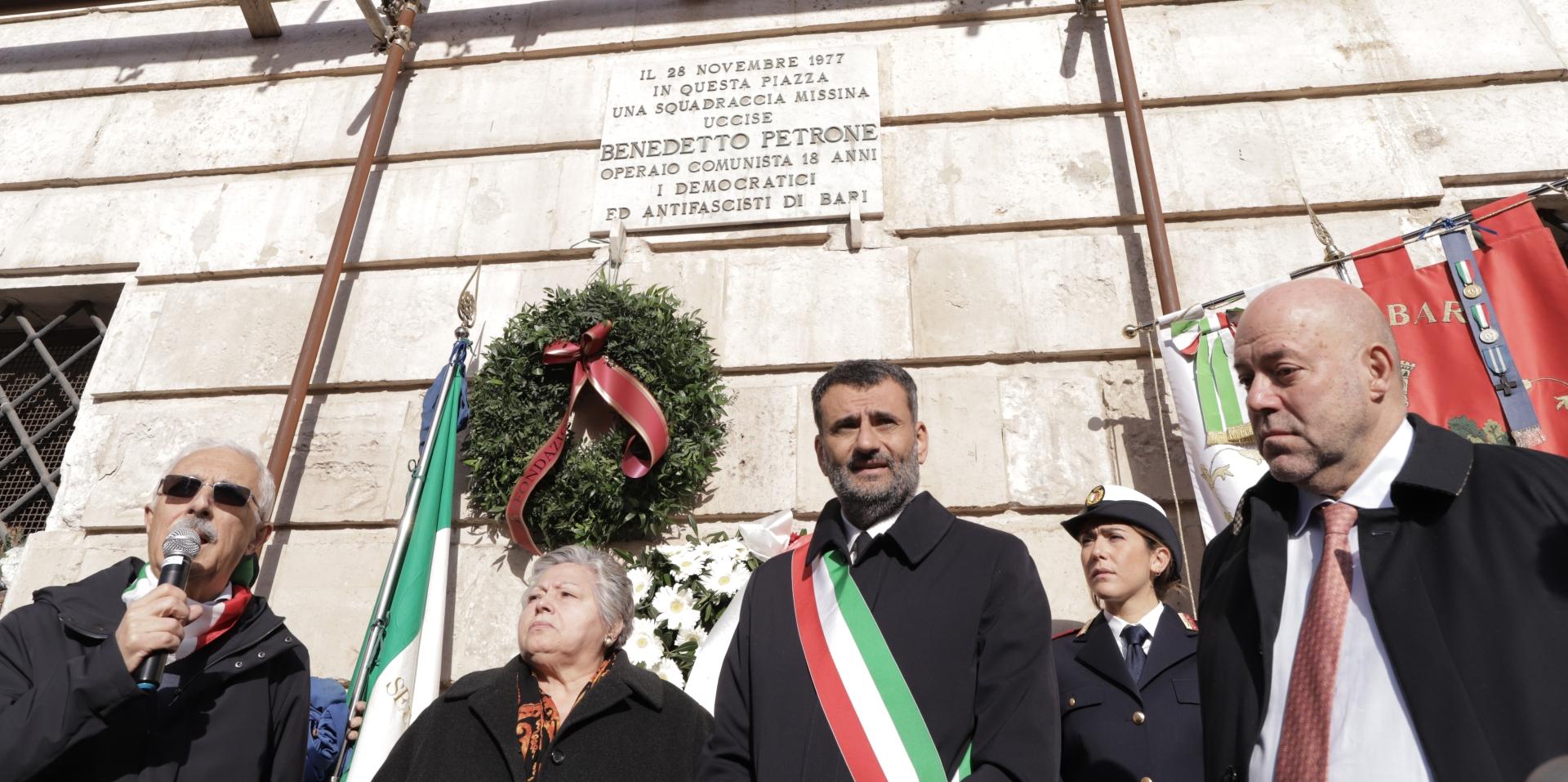 Bari ricorda Benedetto Petrone a 45 anni dall'omicidio - Foto 1 di 5 ...