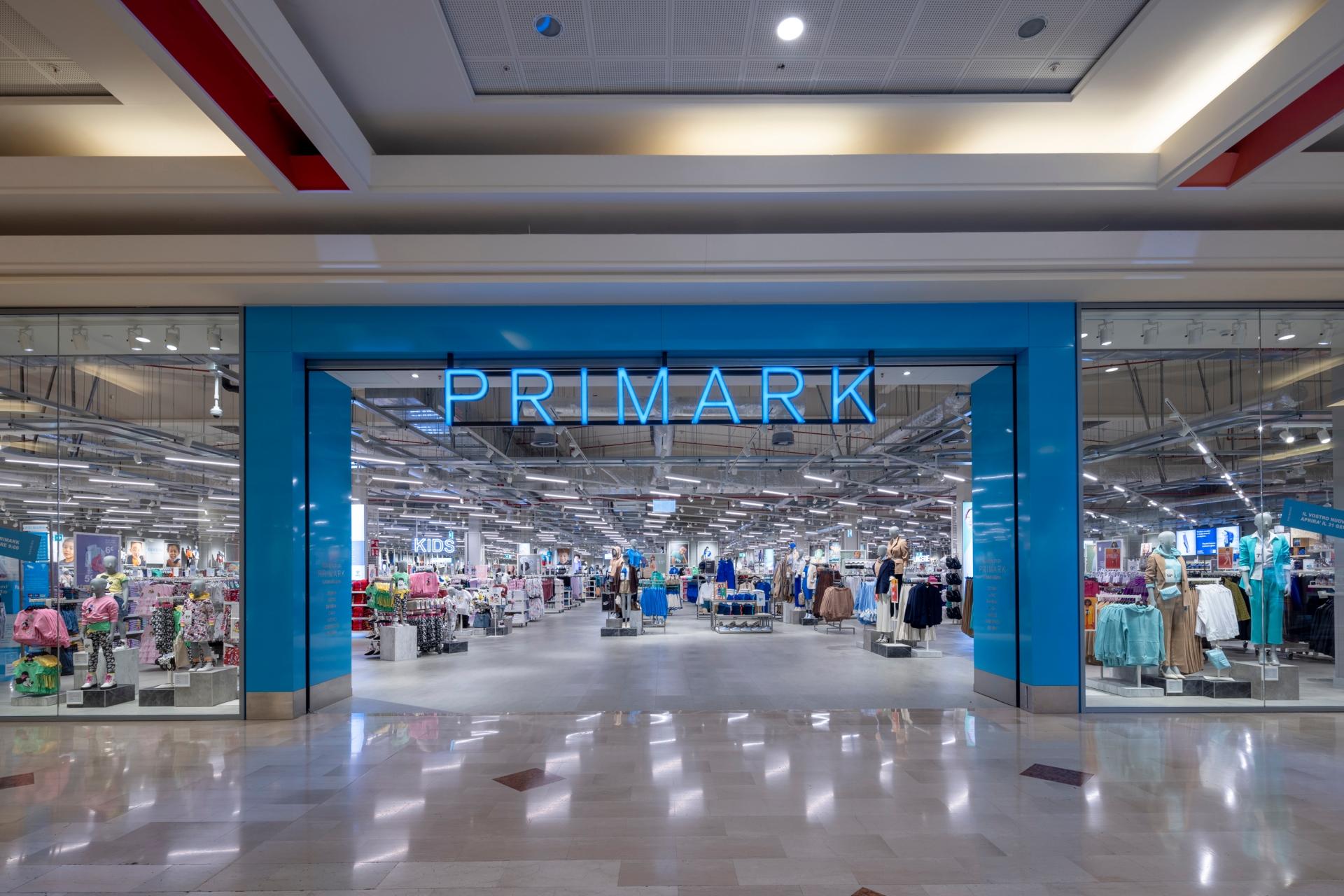 Apre Primark in Puglia: Casamassima presa d'assalto, code di un'ora per ...