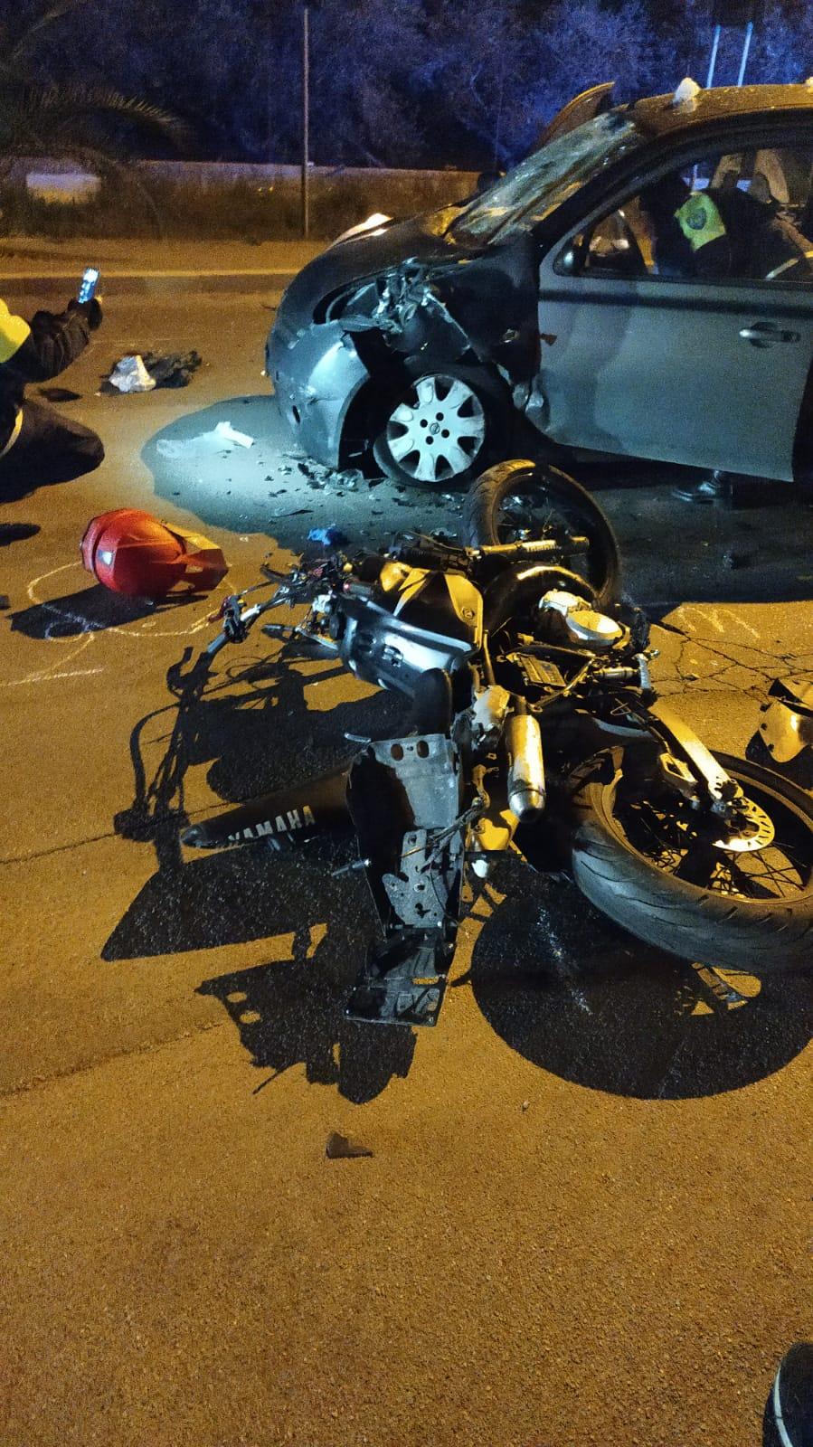 Copertino, scontro tra auto e moto: grave un 17enne - Foto 1 di 4 - La ...