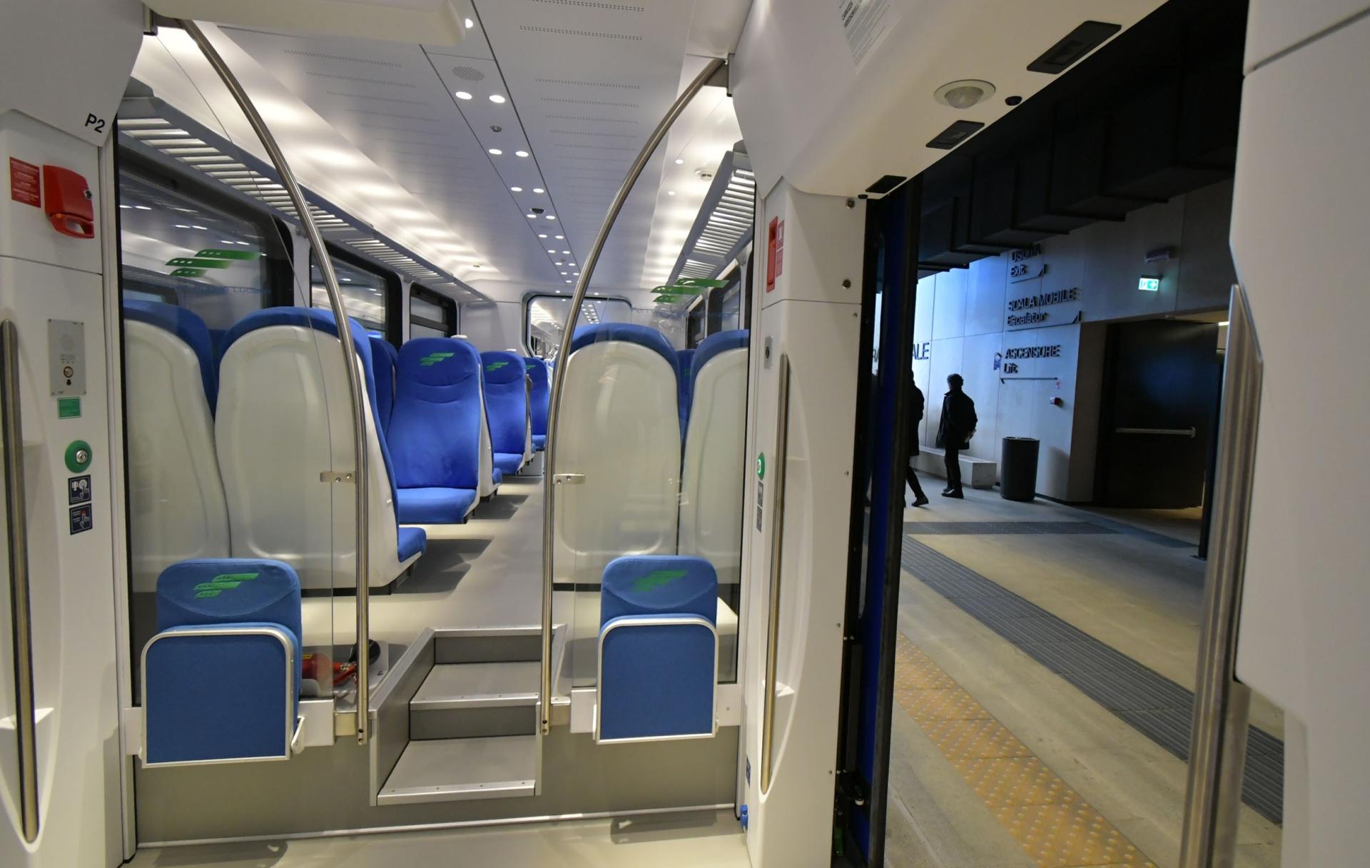 Ferrovie Appulo Lucane, inaugurato oggi nuovo treno Matera-Bari - Foto ...