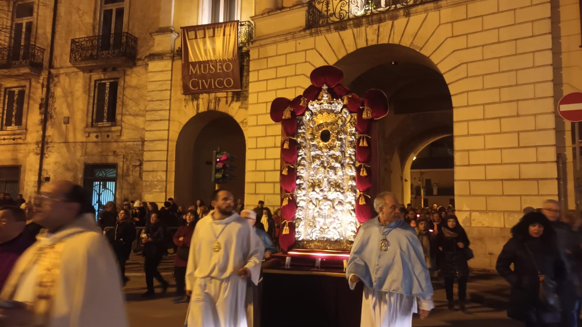 Ecco la piccola Processione della Madonna dei 7 Veli, Patrona di Foggia ...