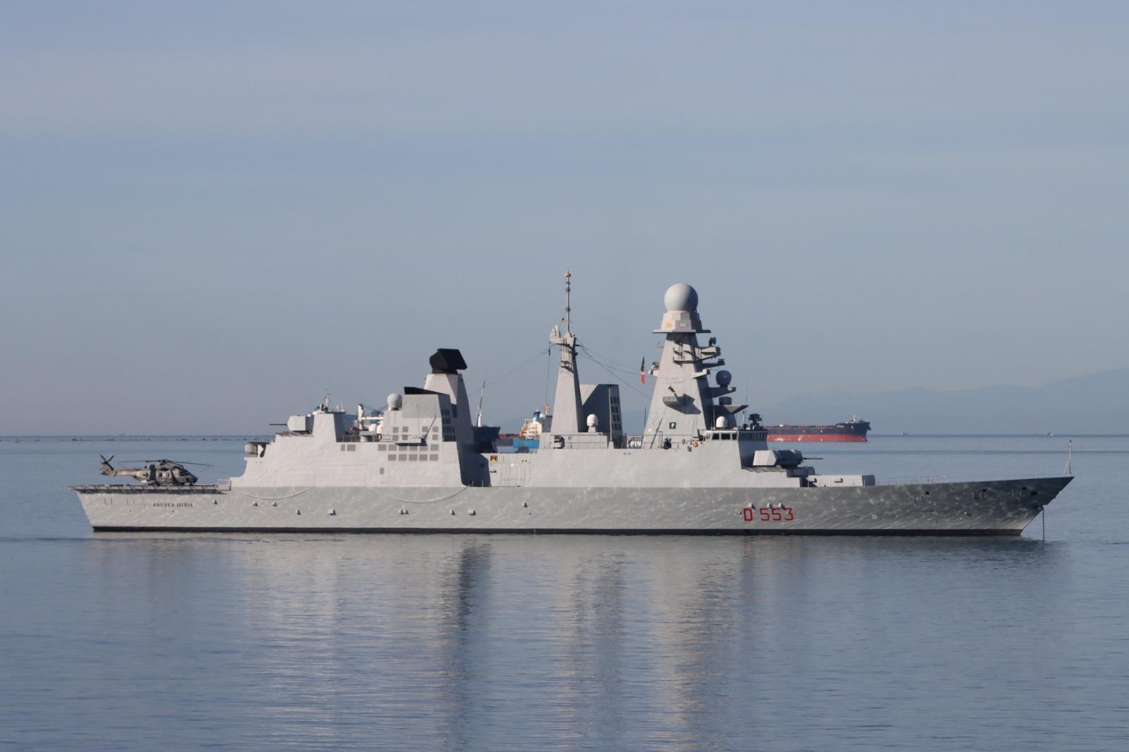 Taranto in festa per giuramento interforze Marina militare e ...