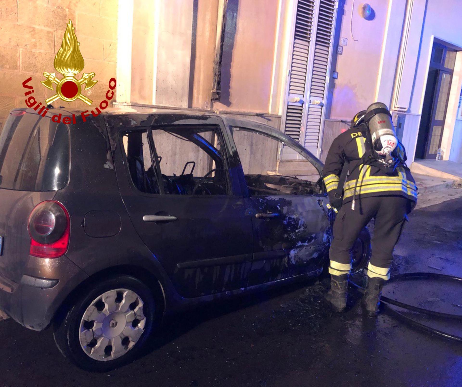 Roghi d'auto nel Salento: macchine incendiate a Leverano e a Trepuzzi ...