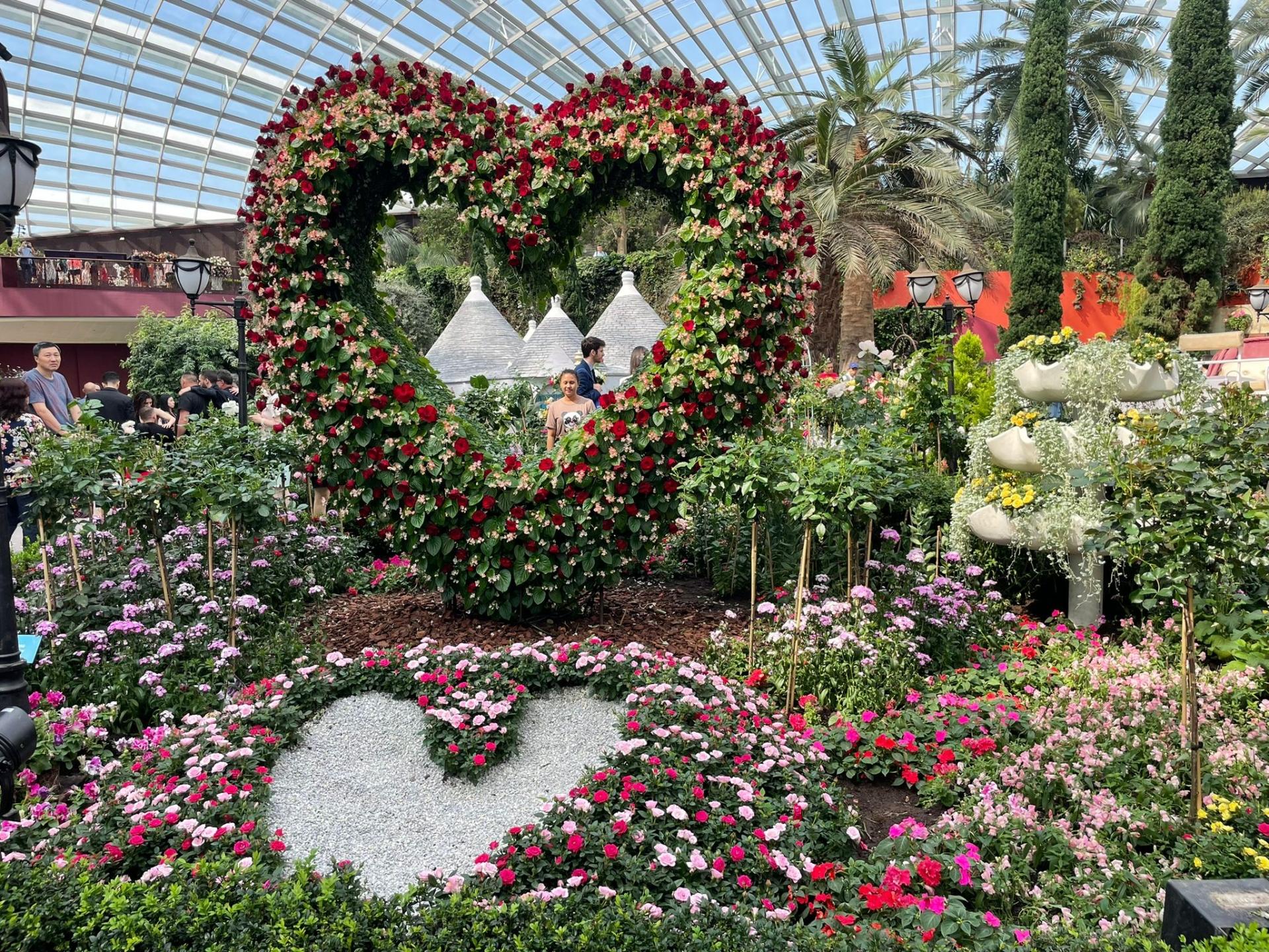 I trulli pugliesi incantano Singapore nella mega serra Flower Dome ...