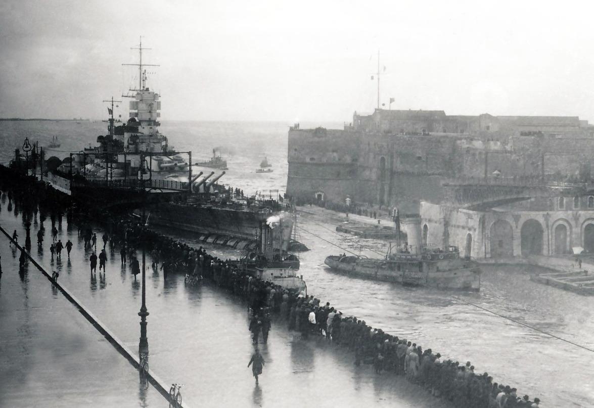 Taranto, quella notte nella rada del Mar Grande quando gli inglesi ...
