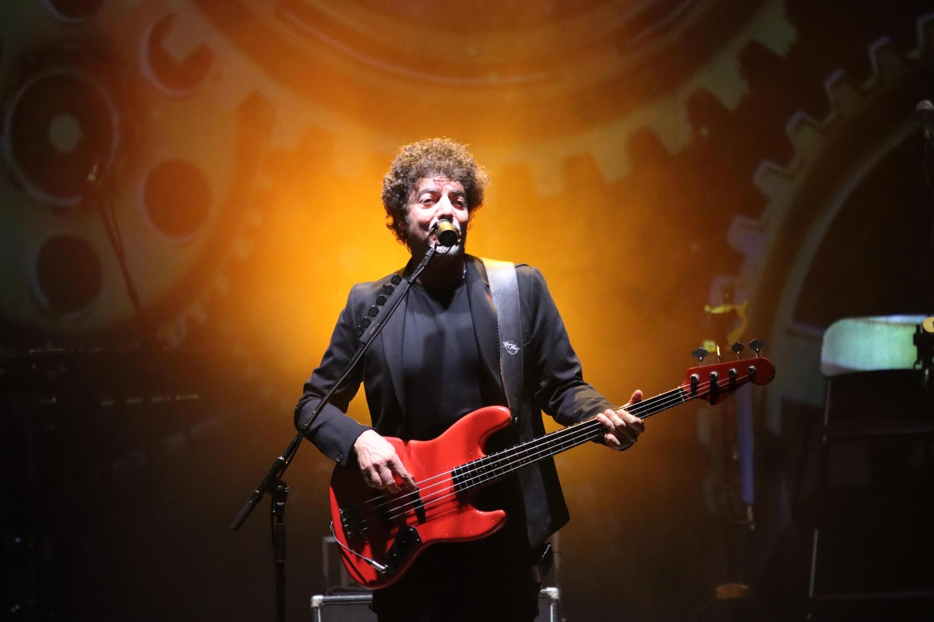 Taranto, Max Gazzè al Teatro Fusco con il suo tour Amor Fabulas ...