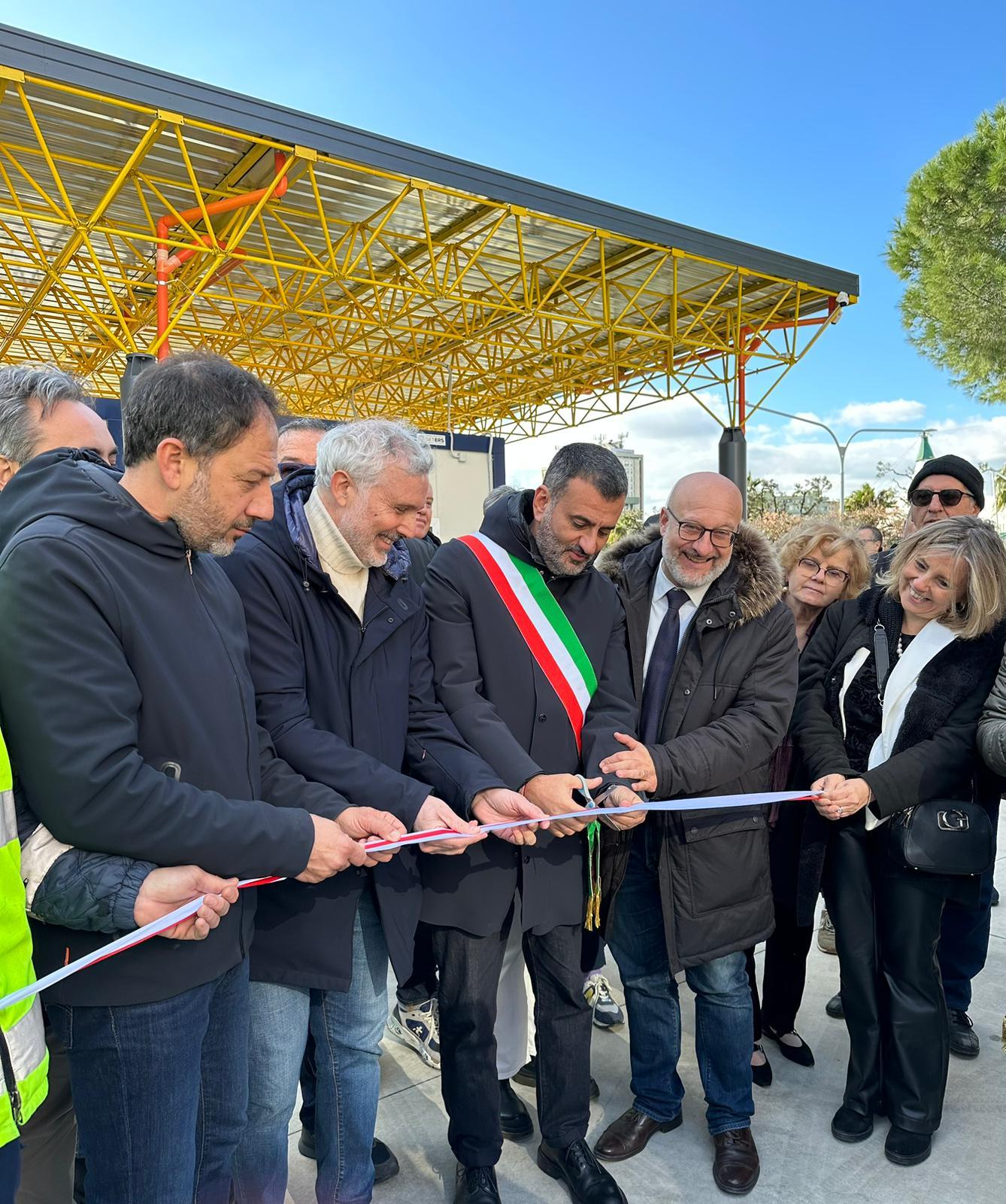 Bari, inaugurato primo centro raccolta rifiuti nel tessuto urbano: è a ...