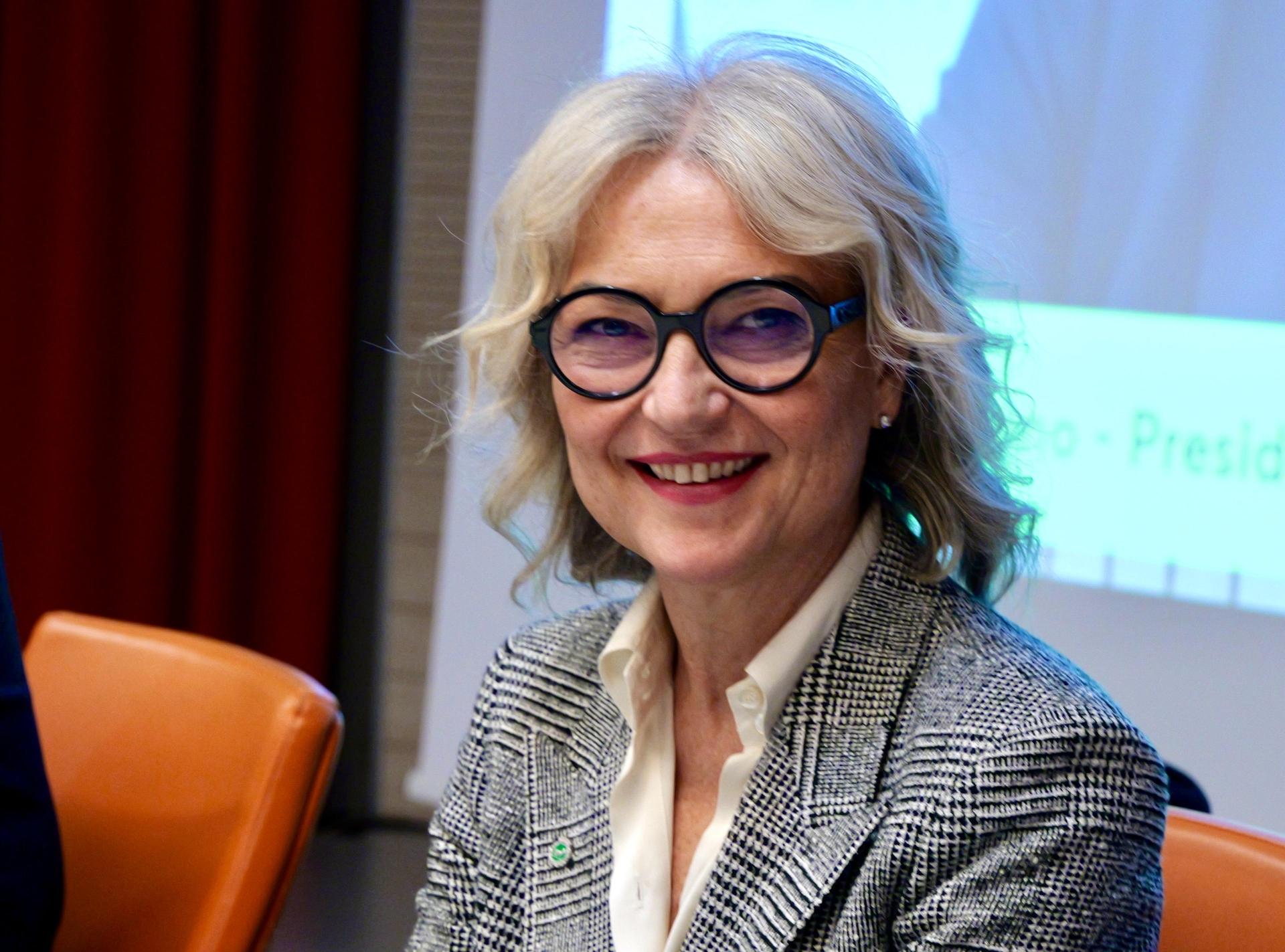 A Bari si sperimenta SIMoT: il mini palmare che scopre i tumori - Foto ...