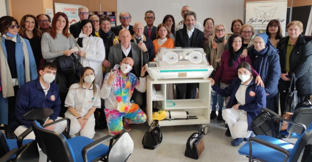 Lecce: associazioni donano un'incubatrice da trasporto al Vito Fazzi ...