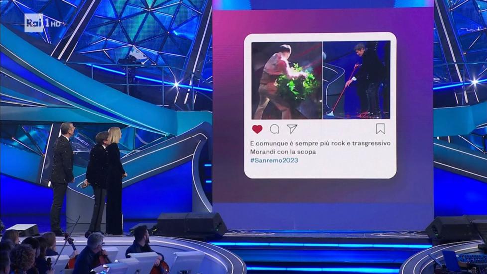 Sanremo 2023, i meme sbarcano su Rai 1: Chiara Ferragni li mostra in ...