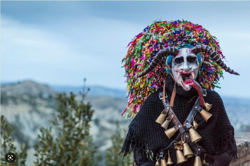 Carnevale, così le maschere «cornute» tornano a invadere Aliano - La ...