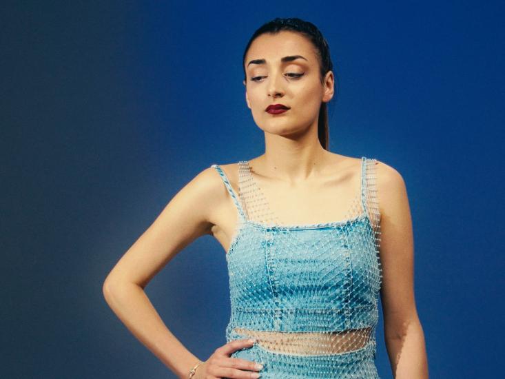 «Giuro Giuro», i suoni spumeggianti della barese Lorè - La Gazzetta del ...