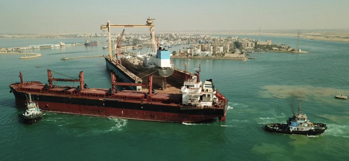 Crisi di Suez, la Marina pronta a intervenire con due navi - La Gazzetta del Mezzogiorno