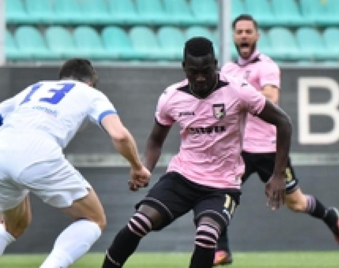 Bari-Palermo: colpo alla testa Carlos Embalo in ospedale - La Gazzetta ...
