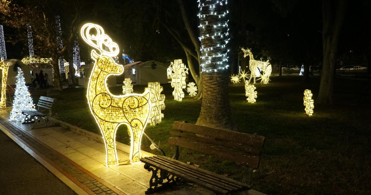 La «Villa Incantata» di Ostuni si colora di luci e suoni per Natale ...