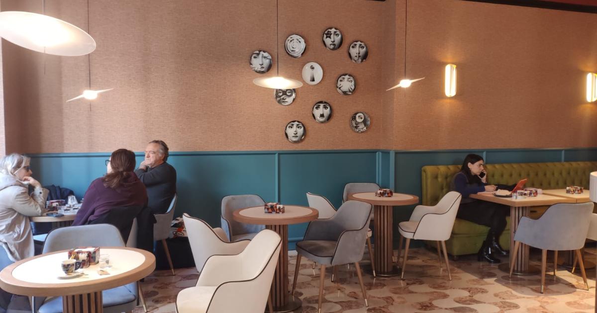Bari, il Meridional Caffé di via Piccinni riapre al pubblico: «Un pezzo di storia da preservare ...