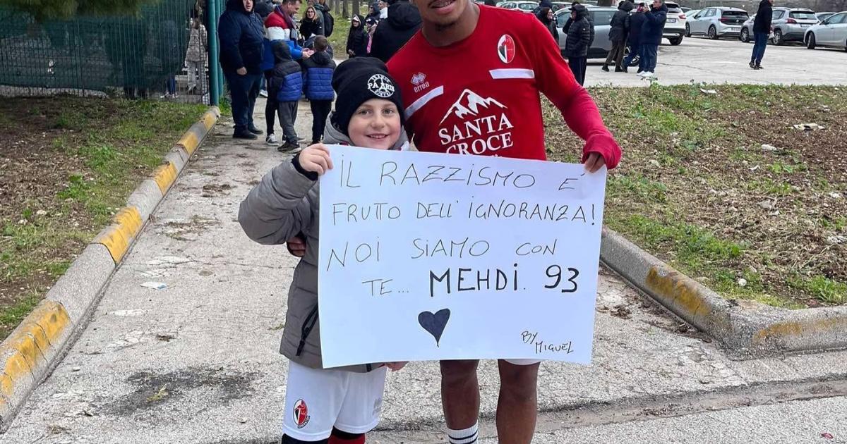 Bari, insulti razzisti a Dorval, il sostegno di un piccolo tifoso ...