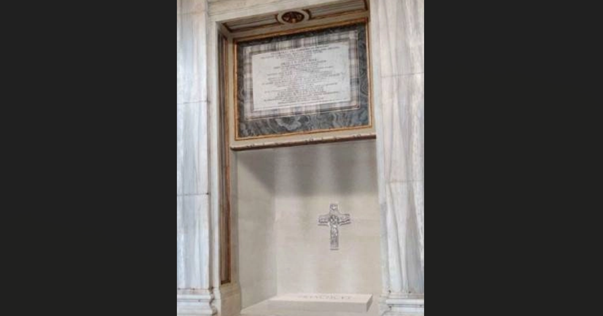 Marmo ligure e la sola scritta «Franciscus»: ecco la tomba di Papa ...