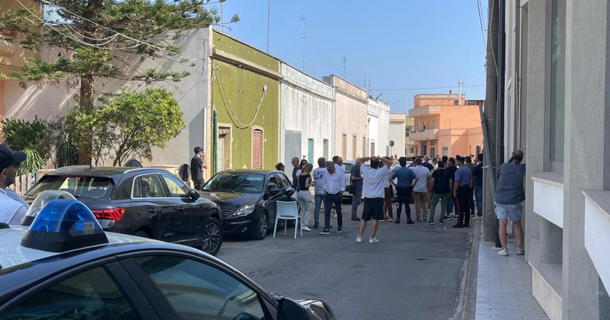 Racale, uccide la madre con un'accetta da boy scout: convalidato il ...