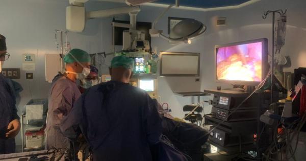 Bari, chirurgia mini-invasiva: con 5 micro-incisioni asportato tumore ...