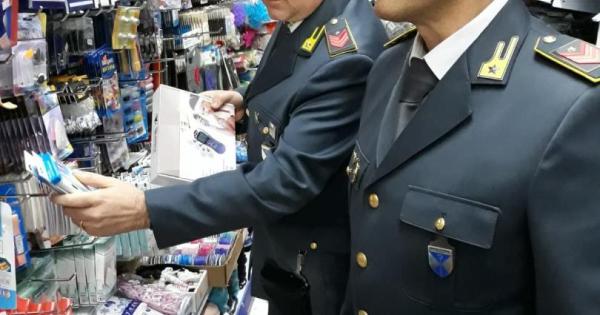 Vestiti senza etichette, giocattoli pericolosi: GdF sequestra 97mila prodotti nel Tarantino - La ...