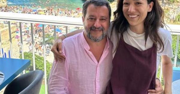 Ferragosto a Polignano ? La meraviglia del nostro mare conquista il ...