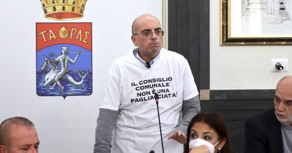 Taranto, parla Abbate, consigliere che ha «tenuto in vita» Melucci: «Lo ...