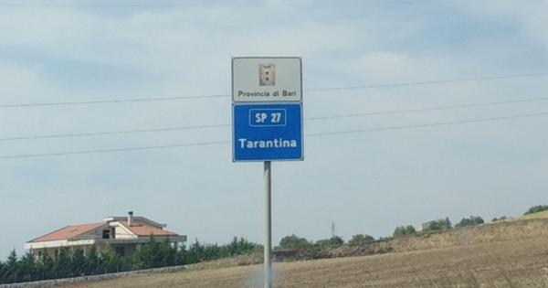 Auto fuori strada sulla SP27 «La Tarantina»: donna soccorre malcapitata ...