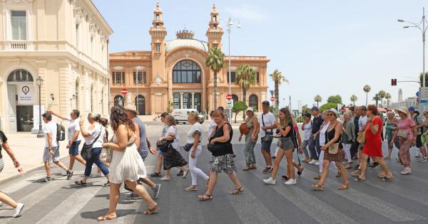 Turismo, a Bari nel 2025 oltre 2 milioni e 600 mila pernottamenti: il ...