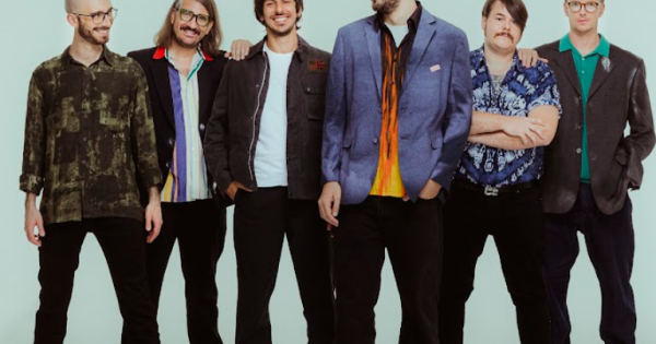 «Hello World», il saluto in musica dei Pinguini Tattici Nucleari: «Un ...