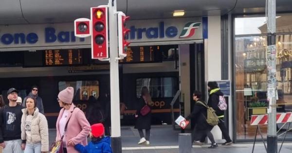 Bari, su via Capruzzi installati i nuovi semafori pedonali intelligenti ...