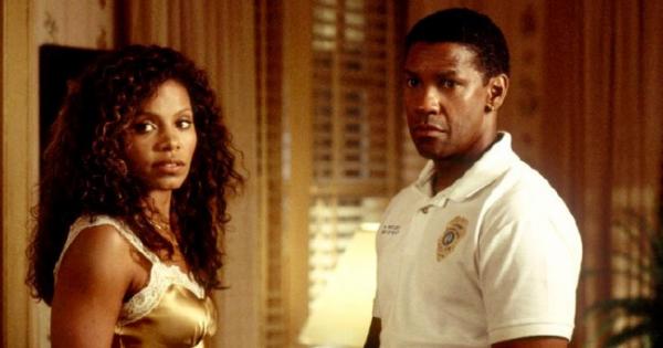 Un poliziotto integerrimo si ritrova in una vicenda oscura che rischia ...