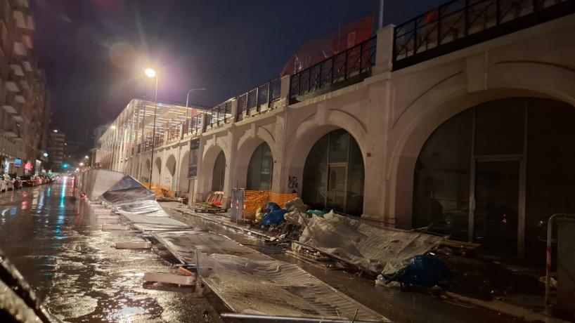 Bari, maltempo fa crollare la recinzione del cantiere FAL in corso ...