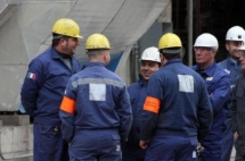 Sindacati e operai oggi in strada per la fabbrica eco-compatibile - La ...