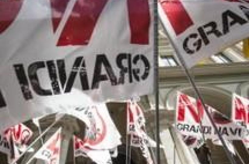 Al via Corteo Roma, 'Renzi vattene' - Gazzetta del Mezzogiorno