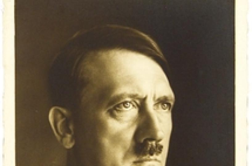 Hitler statue censored in Florence - La Gazzetta del Mezzogiorno