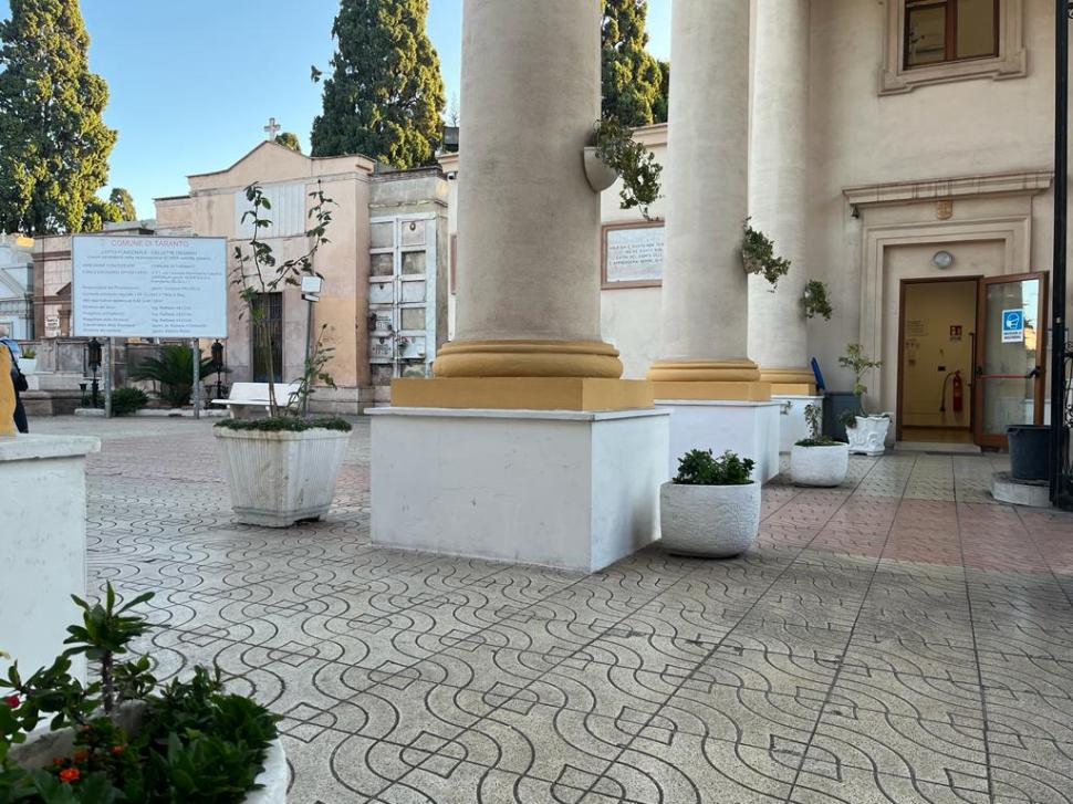 Taranto, al cimitero arriva l'app per trovare il loculo del defunto ...